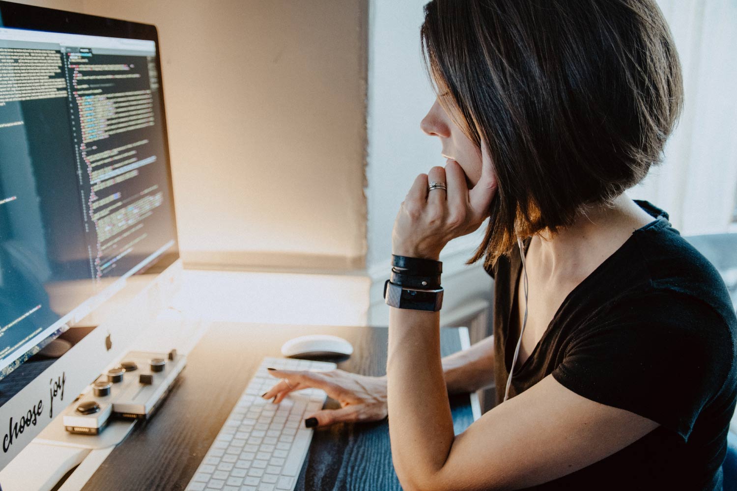 G.U.Technologies - Bringing freedom to people through the power of Digital.